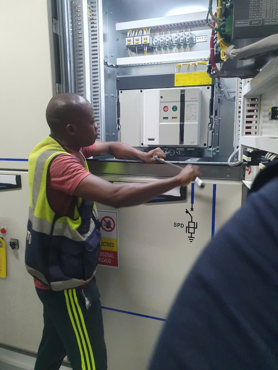 LS ELECTRIC VIETNAM MAKES ITS MARK AT GUINEA BATA AIRPORT PROJECT